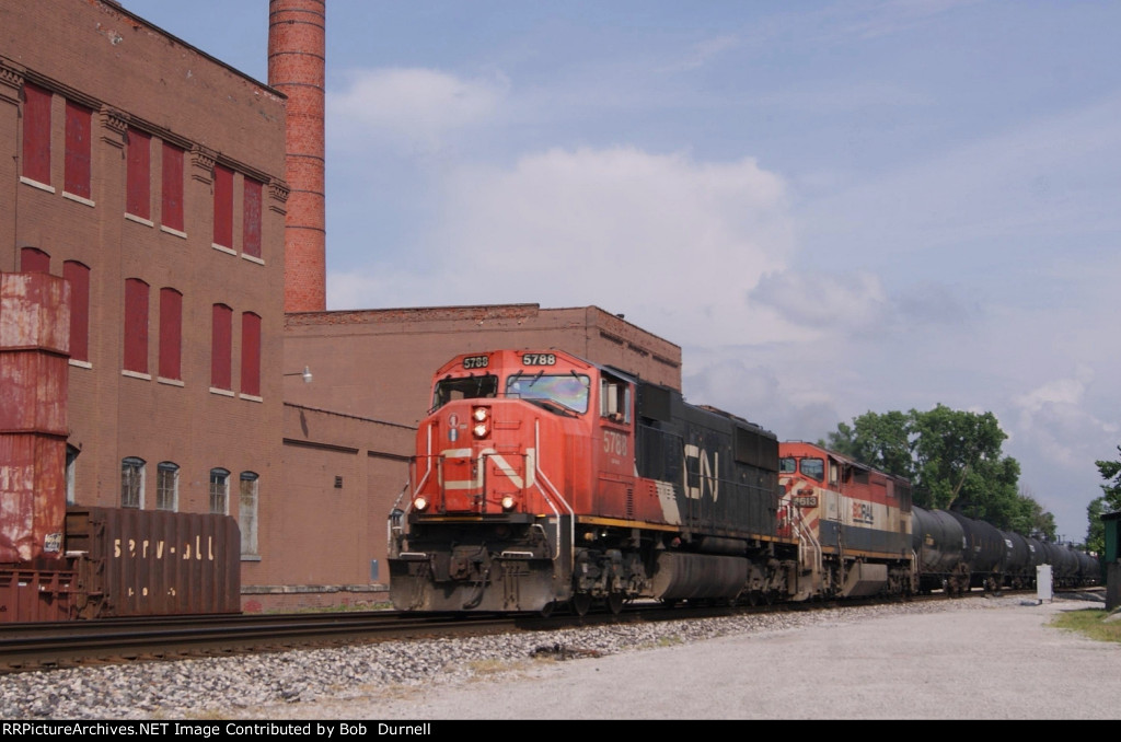 CN 5788 westbound on the NKP at Glasgow Ave